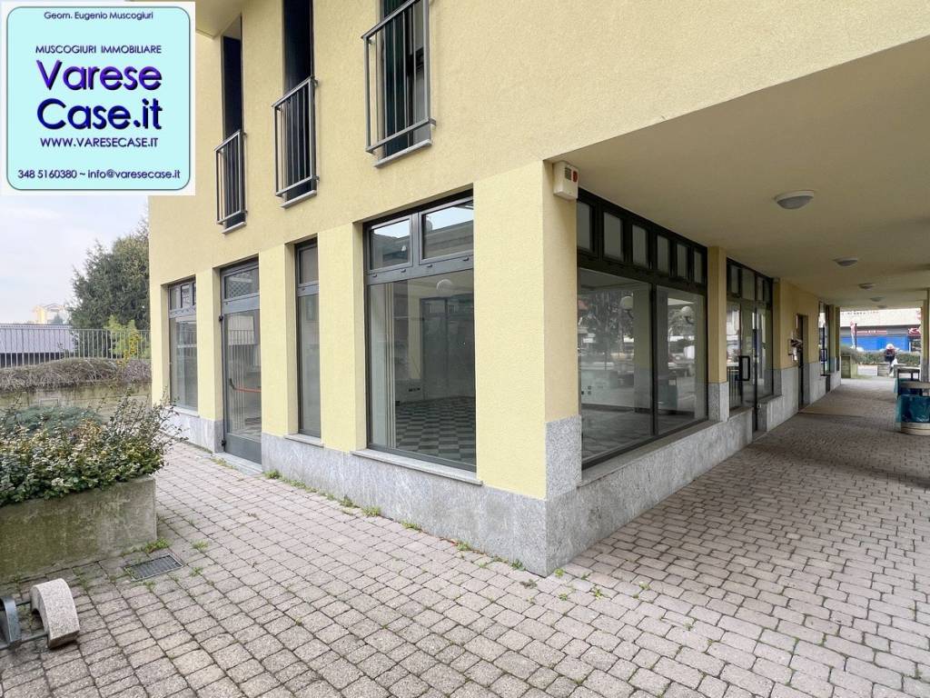 Locale commerciale piazza 25 Aprile 12, Cassano Magnago, Rif. 108071129 ...