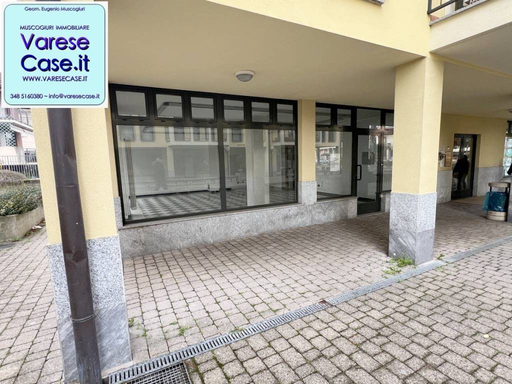 Locale commerciale piazza 25 Aprile 12, Cassano Magnago, Rif. 108071129 ...