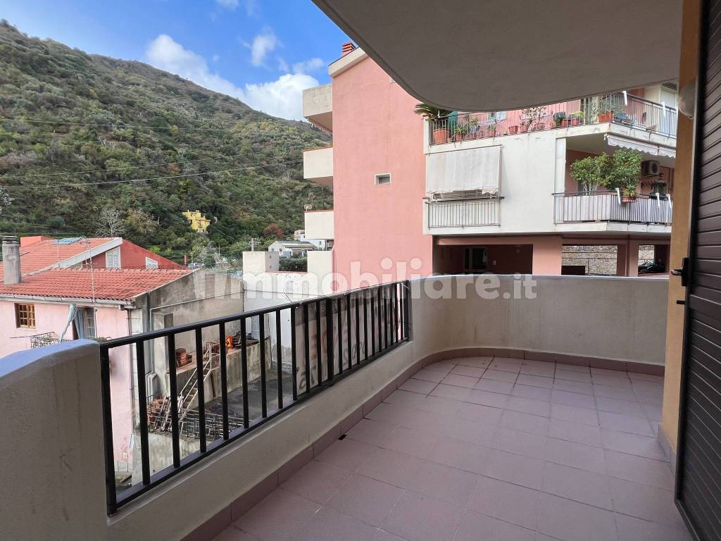 Vendita Appartamento Messina. Trilocale in via Francesco Saccà. Ottimo ...