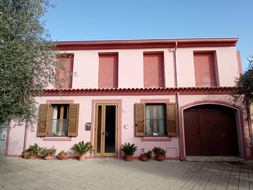 Vendita Villa unifamiliare Riola Sardo. Ottimo stato, posto auto, con ...