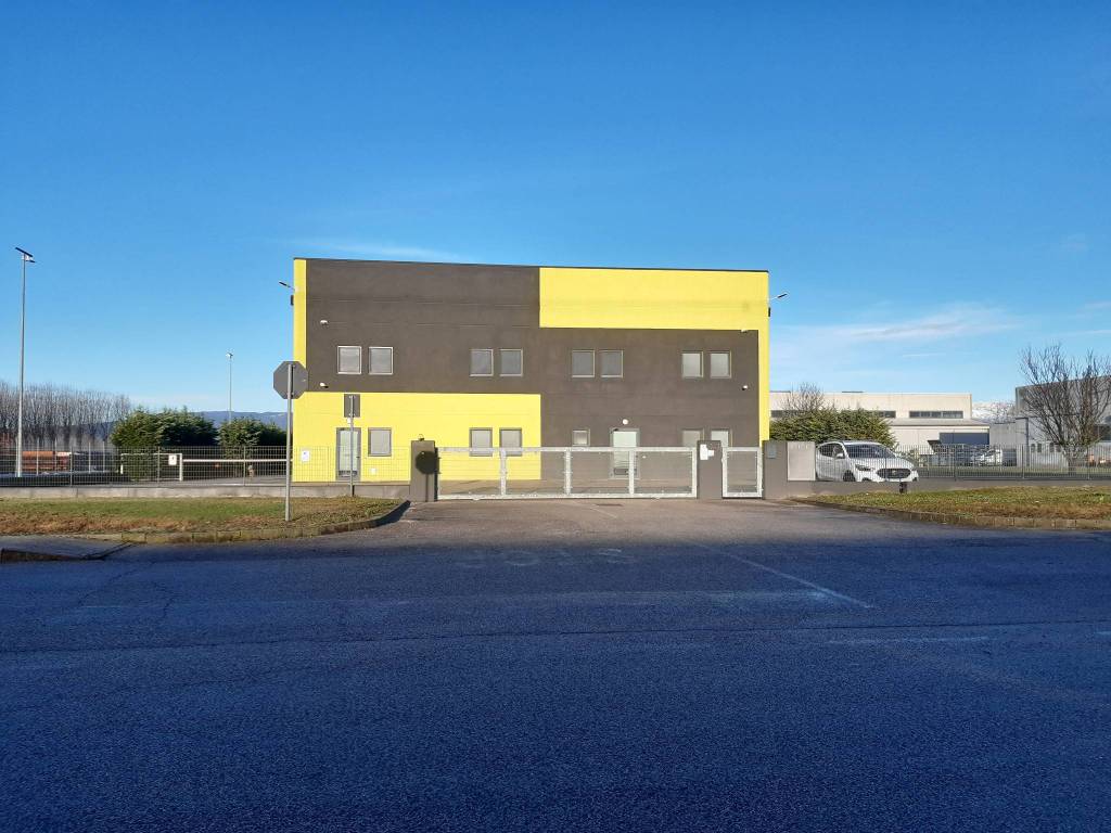 Capannone via Prà De Risi 5, Zoppola, Rif. 108087709 - Immobiliare.it