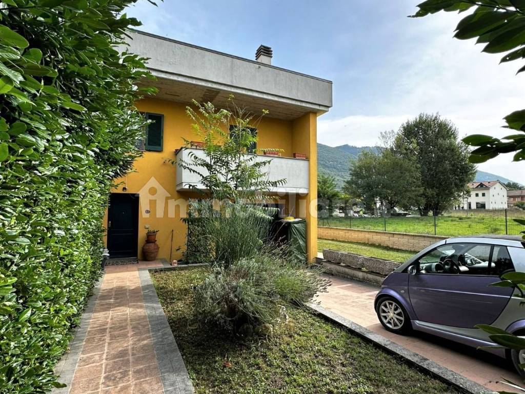 Vendita Villa a schiera in Strada Provinciale De Mocaiana Gubbio ...