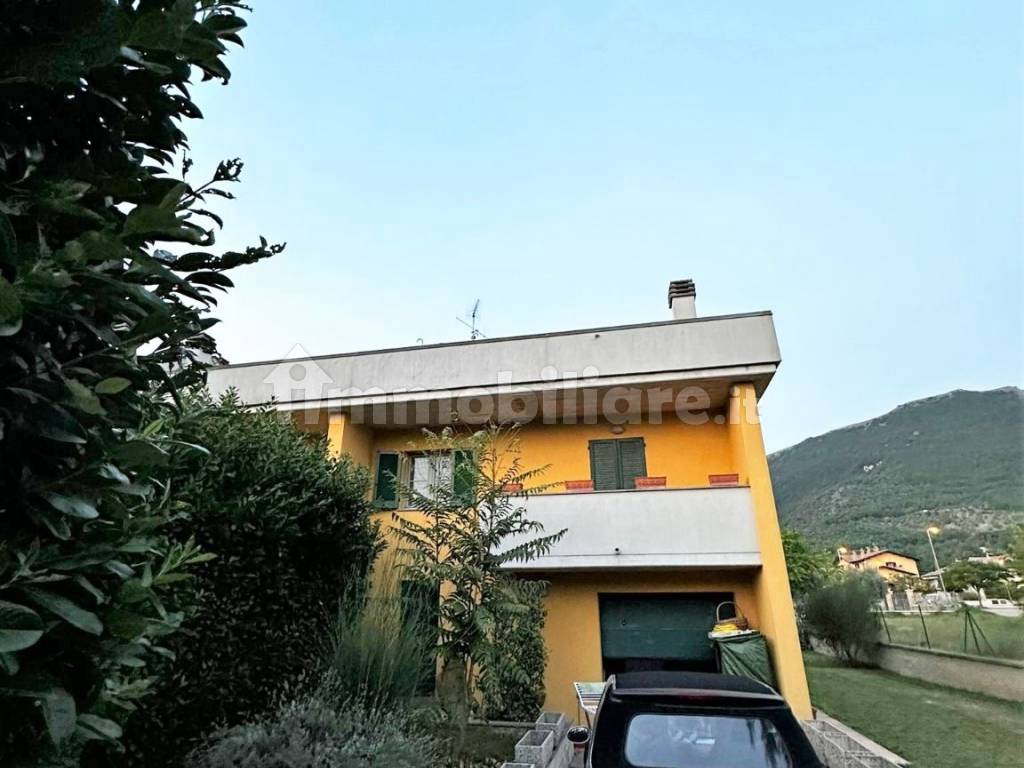 Vendita Villa a schiera in Strada Provinciale De Mocaiana Gubbio ...