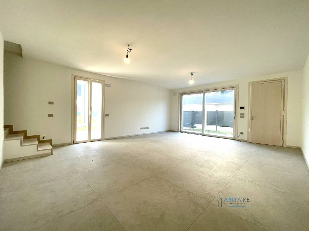 Sale Two-family villa in via Mantovana 3 Castelnuovo del Garda. New ...