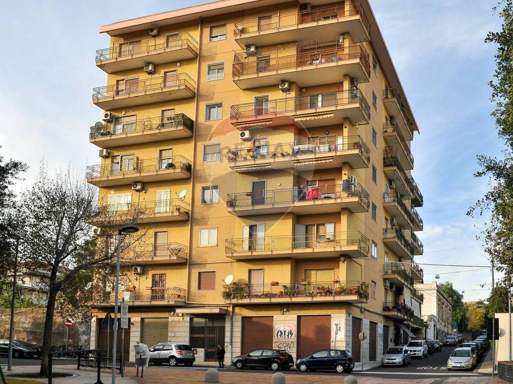 Vendita Appartamento Catania. Trilocale in piazza Santa Maria ...