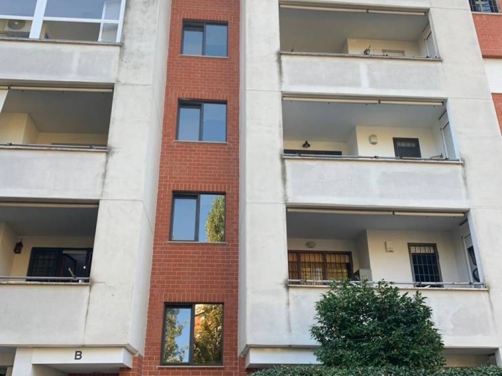 Sale Apartment Rome. 3-room flat in via Andersen. Good condition ...