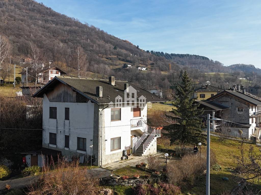Vendita Terratetto unifamiliare in Strada Provinciale 64 Valchiusa ...