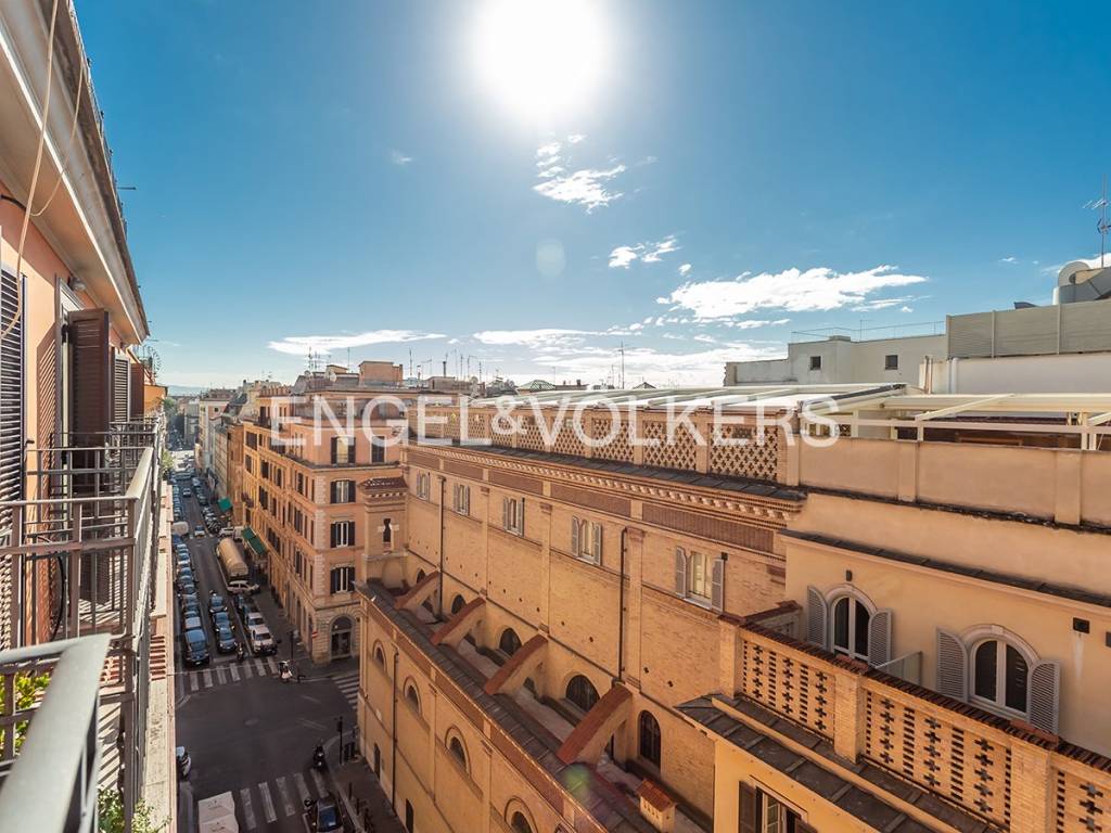 Vendita Attico in via Castelfidardo Roma. Ottimo stato, con terrazza ...