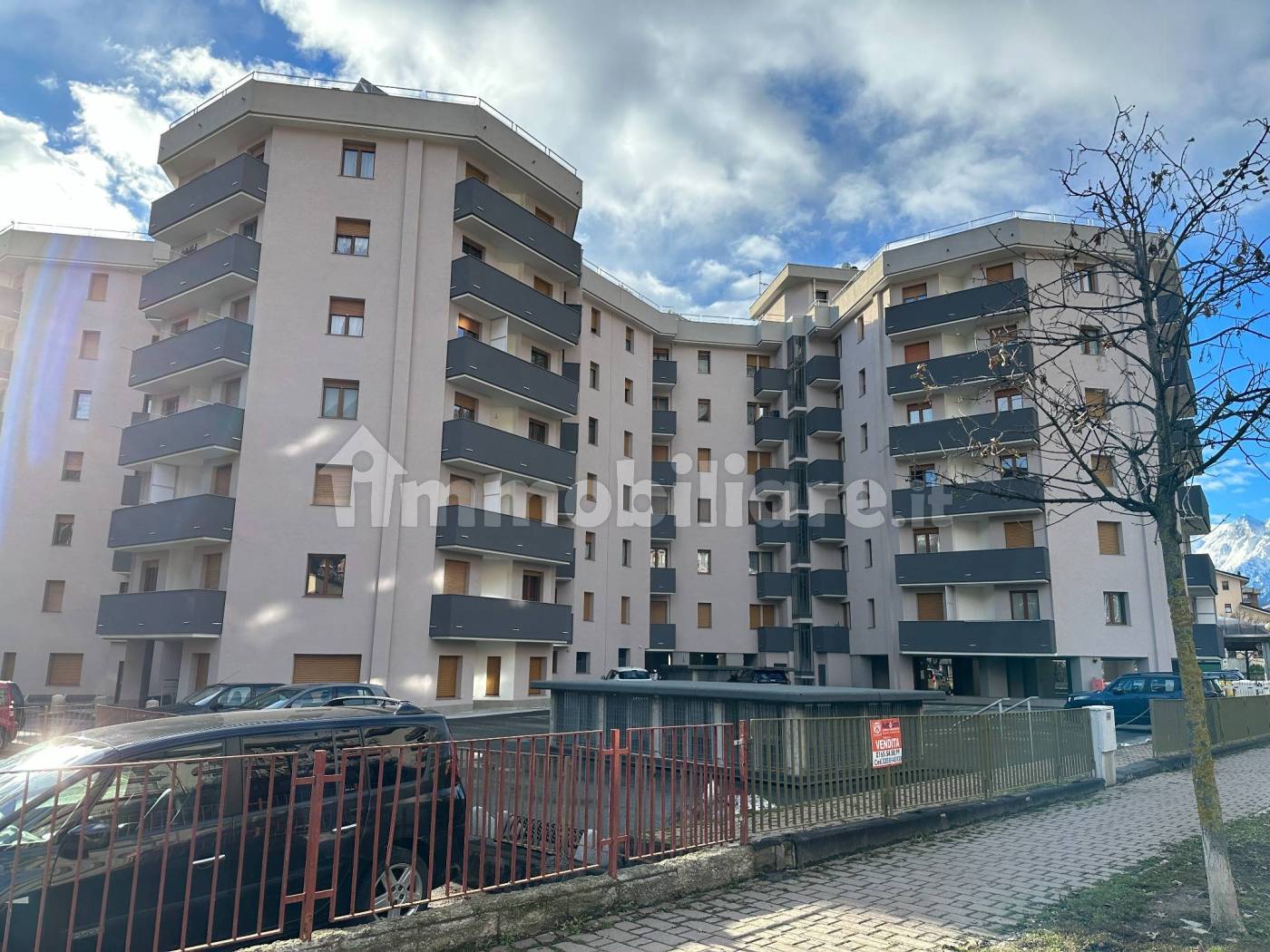 Trilocale via Volontari del Sangue 15, Centro, Aosta