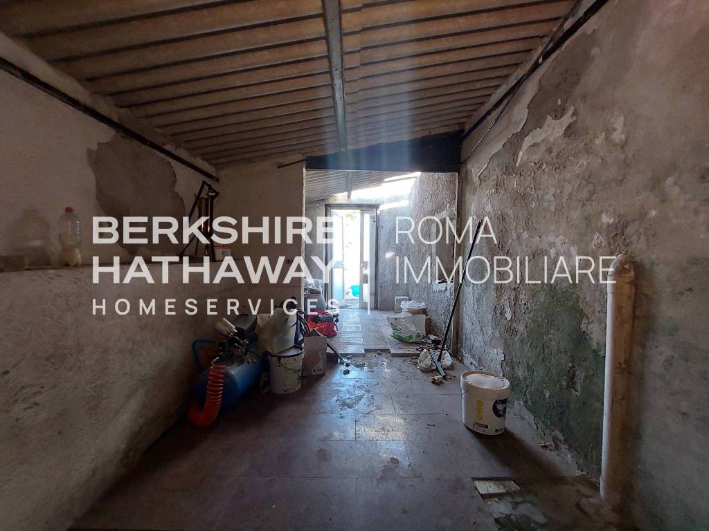 Locale commerciale via di Monte Testaccio, Roma, Rif. 108199163 ...