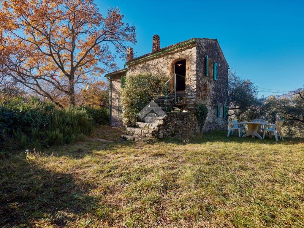 Vendita Rustico in via Colombere Malcesine. Da ristrutturare, posto ...