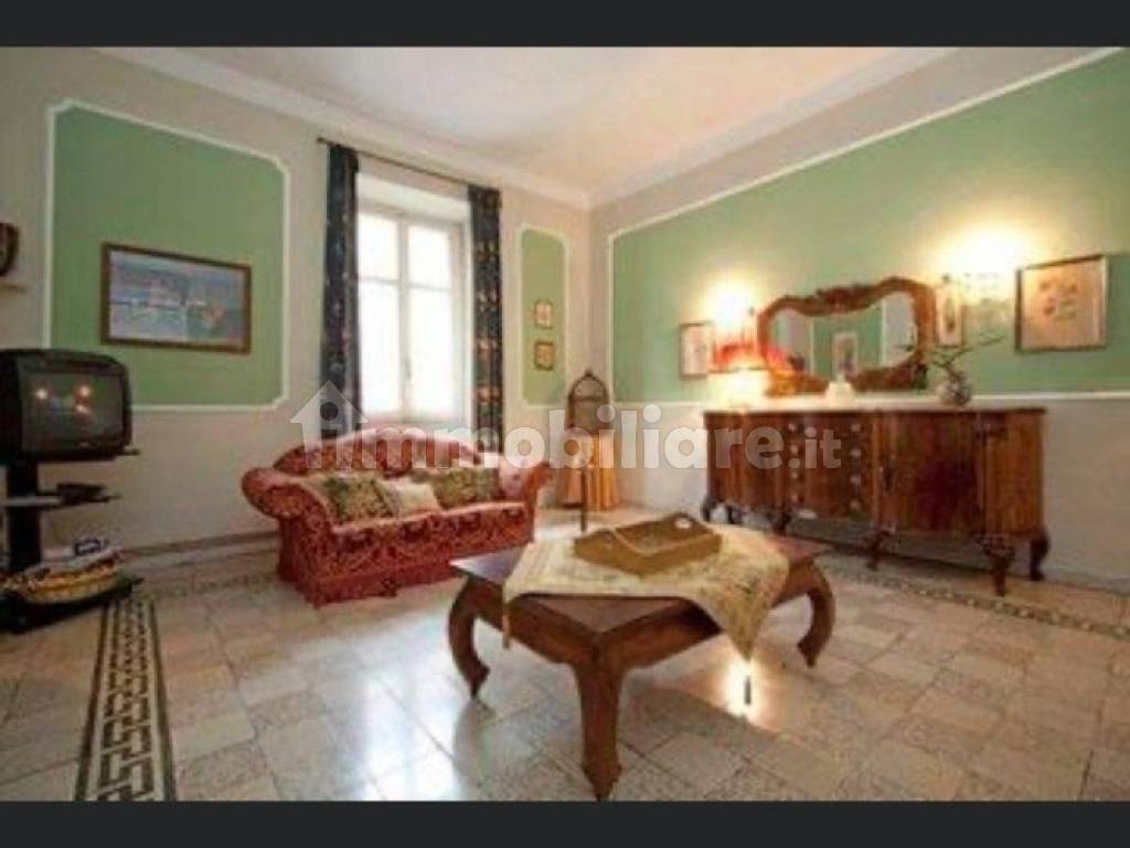 Vendita Appartamento Roma. Trilocale in via Natale del Grande. Buono ...