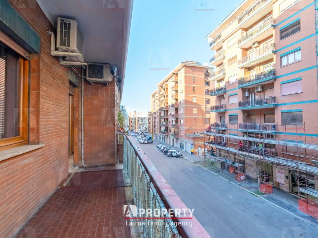 Vendita Appartamento Roma. Trilocale in via Cornelio Labeone 105 ...