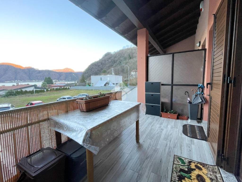 Vendita Villa a schiera in via Prada 42 Lavena Ponte Tresa. Buono stato ...