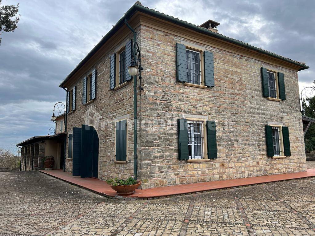 Vendita Villa unifamiliare Pesaro. Ottimo stato, posto auto ...