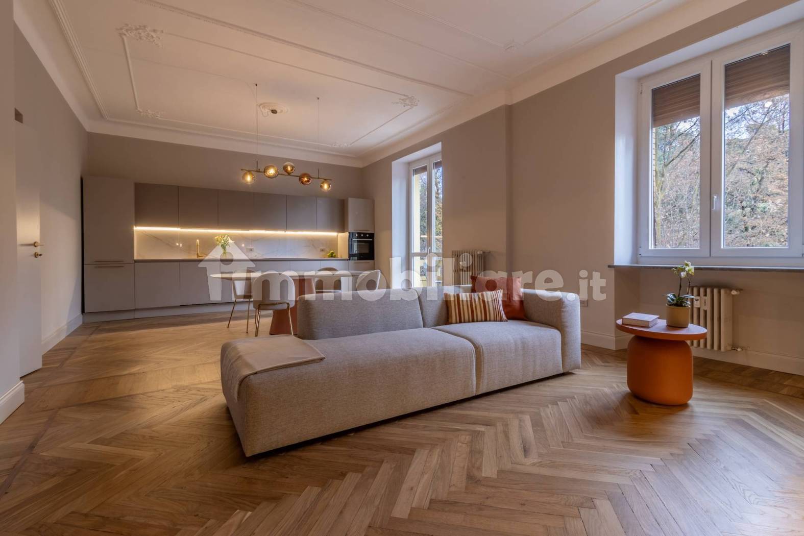 Trilocale piazza Vittorio Veneto 4, Centro Storico, Biella