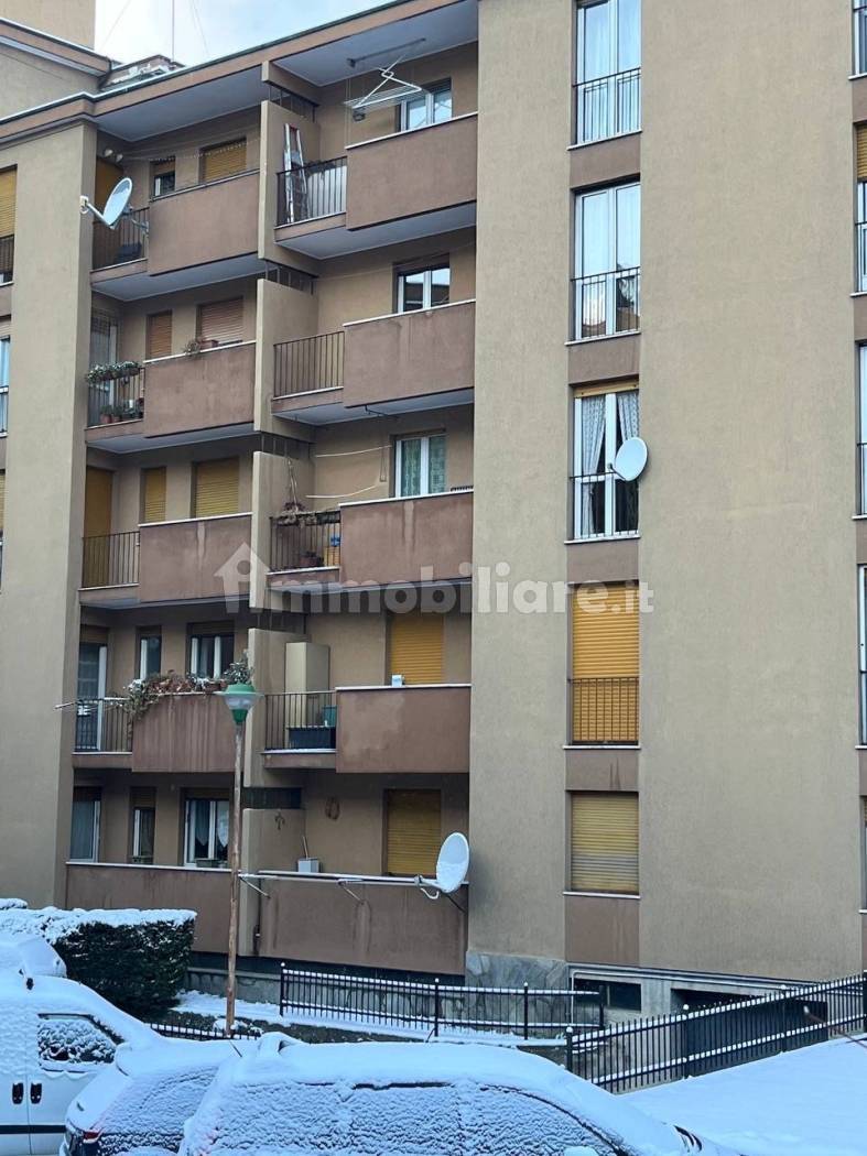 Trilocale Avenue Saint-Martin-de-Corleans 38, Centro, Aosta