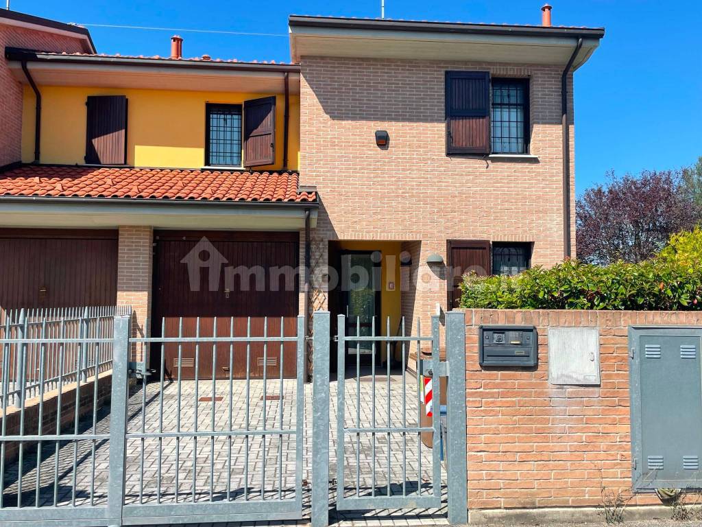 Sale Two-family villa San Giovanni in Persiceto. Good condition ...