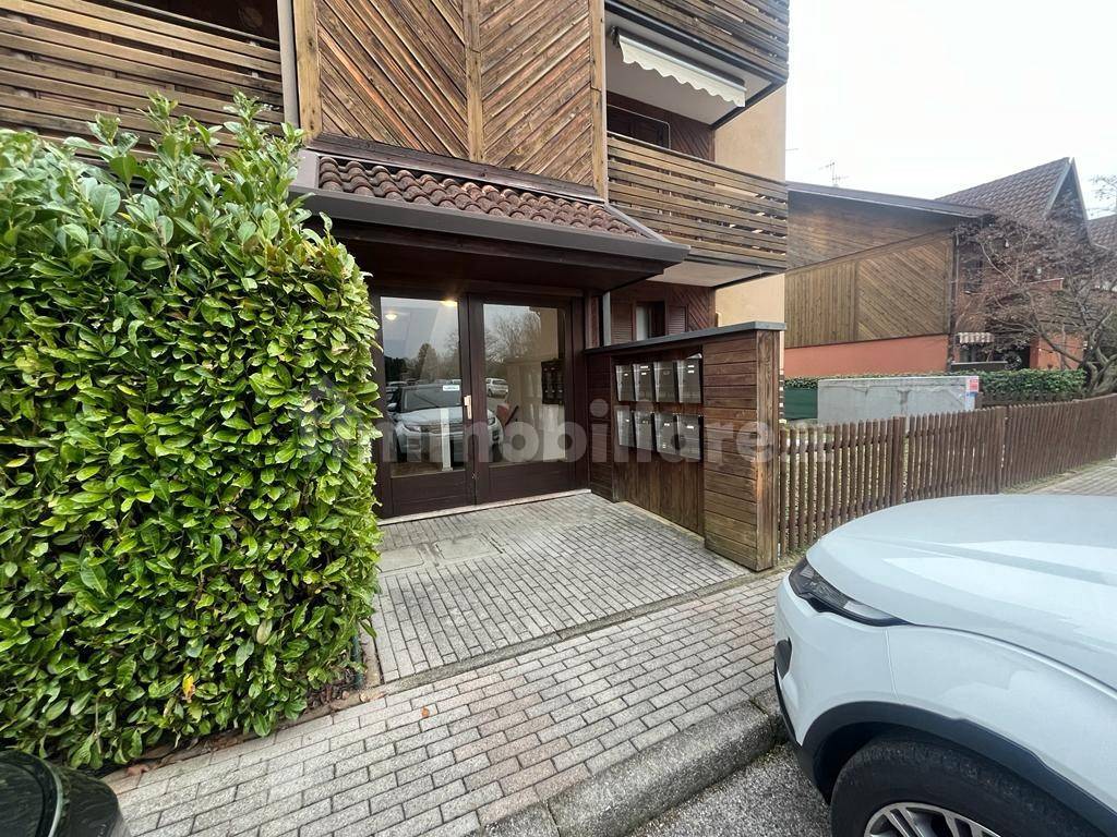 Sale Apartment Udine. 3-room flat in via Canada. Good condition, ground ...