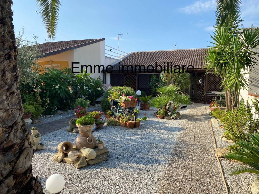 Vendita Villa unifamiliare in Contrada Saiatine Villaggio Laura Furnari ...