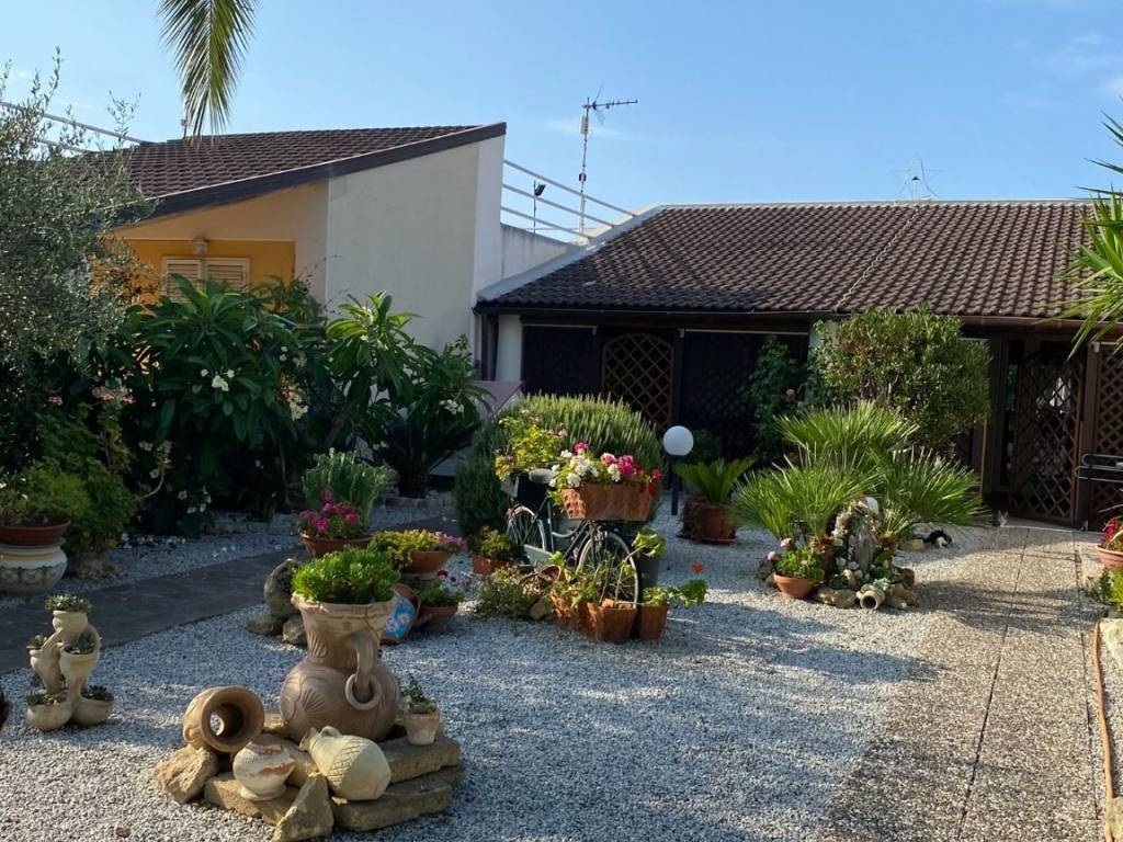 Vendita Villa unifamiliare in Contrada Saiatine Villaggio Laura Furnari ...