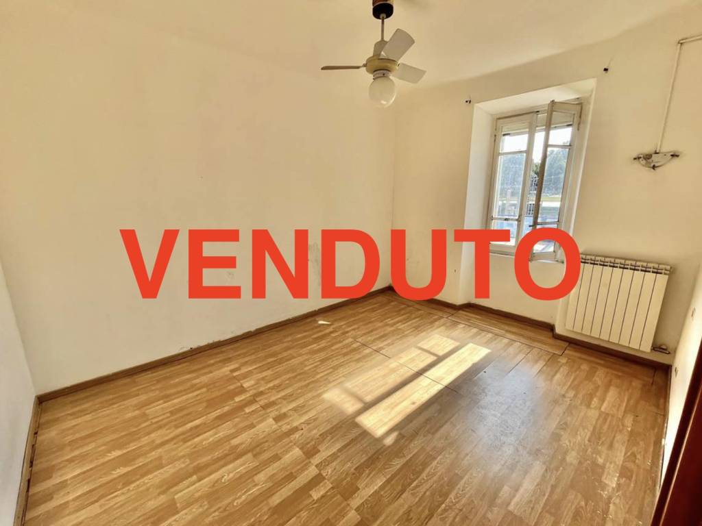 Vendita Appartamento Carnate. Bilocale in via roma. Buono stato, primo ...