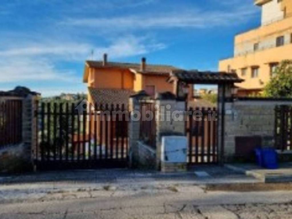 Asta per villa, via della Strada Vecchia 8, Centro Riano, rif ...