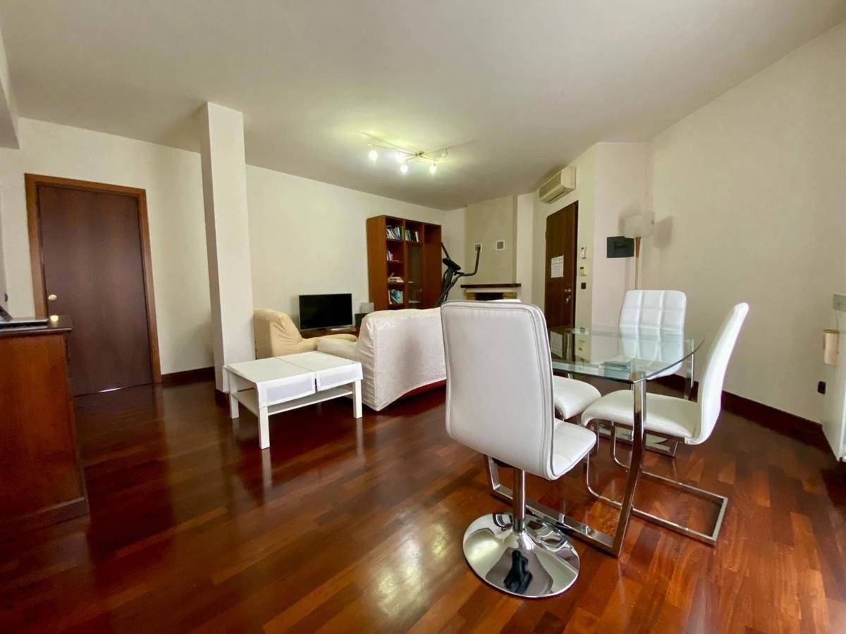 Trilocale via Carlo Bugada, 10, Po, Cremona