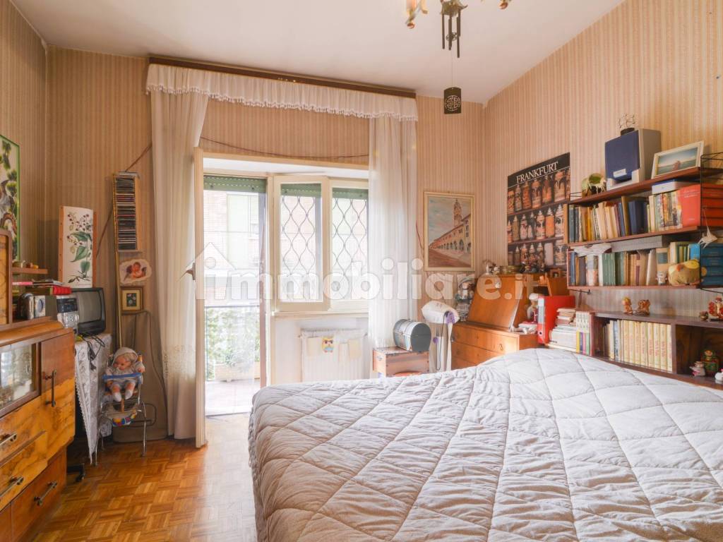 Vendita Appartamento in via Virginia Agnelli 47. Roma. Da ristrutturare ...