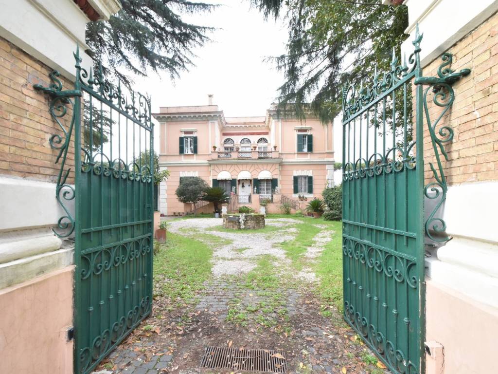 Sale Two-family villa in via del Casaletto 150 Rome. Good condition ...