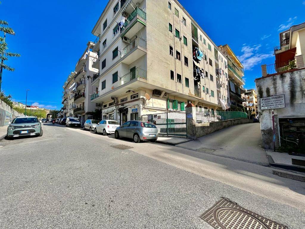 Vendita Appartamento Napoli. Bilocale in via Diomede Carafa 58. Da ...