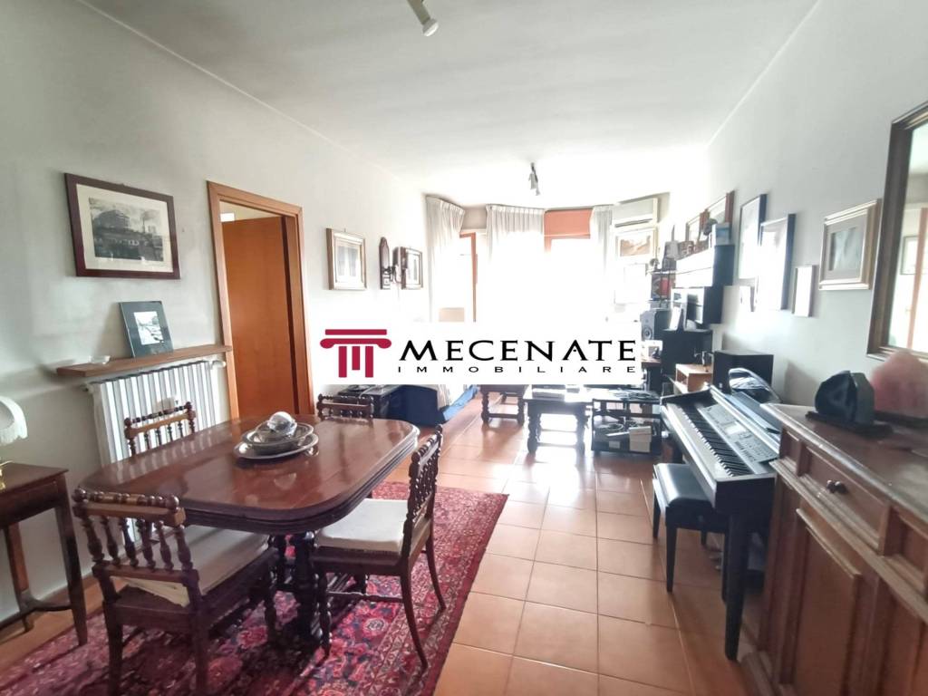 Vendita Appartamento Roma. Trilocale in via Fiume Giallo. Buono stato ...