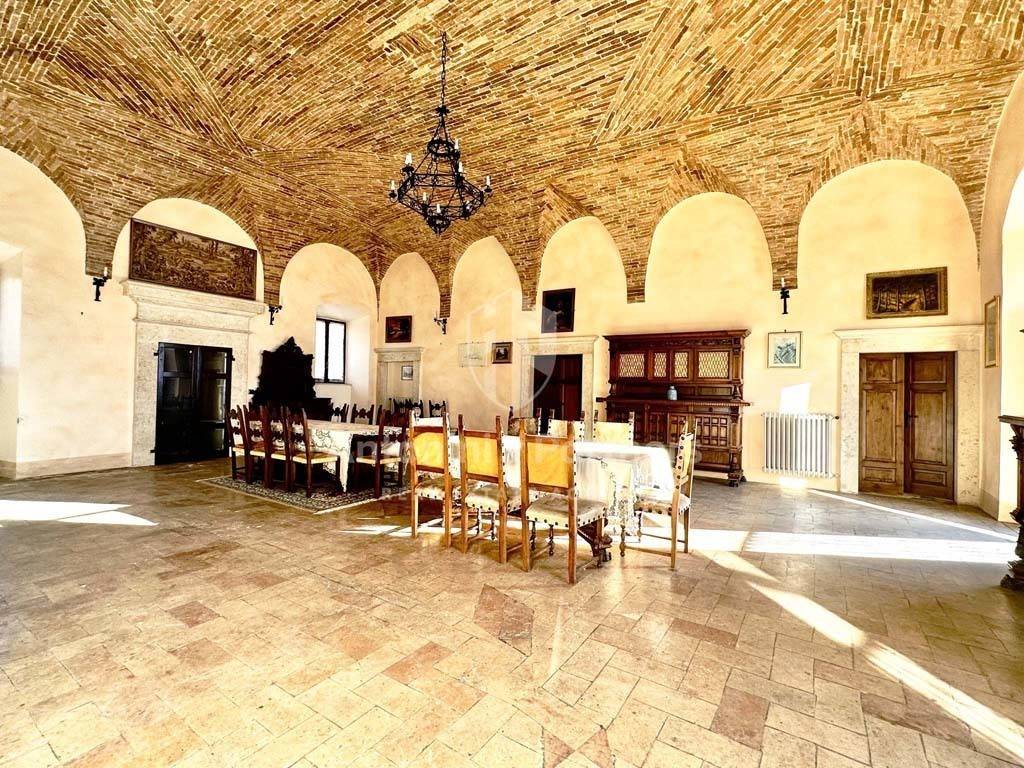 Vendita Terratetto unifamiliare Baschi. Buono stato, posto auto, con ...