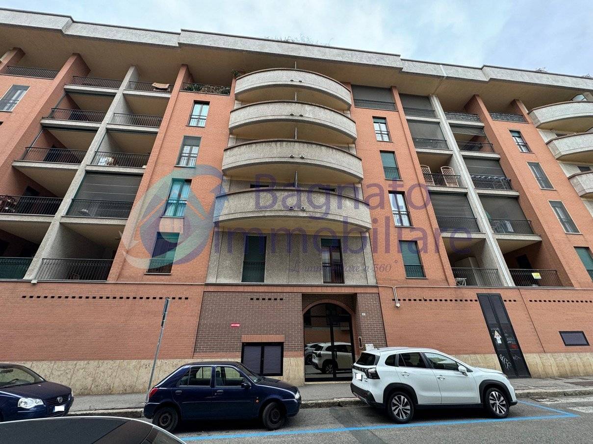 Trilocale via San Bernardino da Siena 2/e, Centro - Stazione, Novara