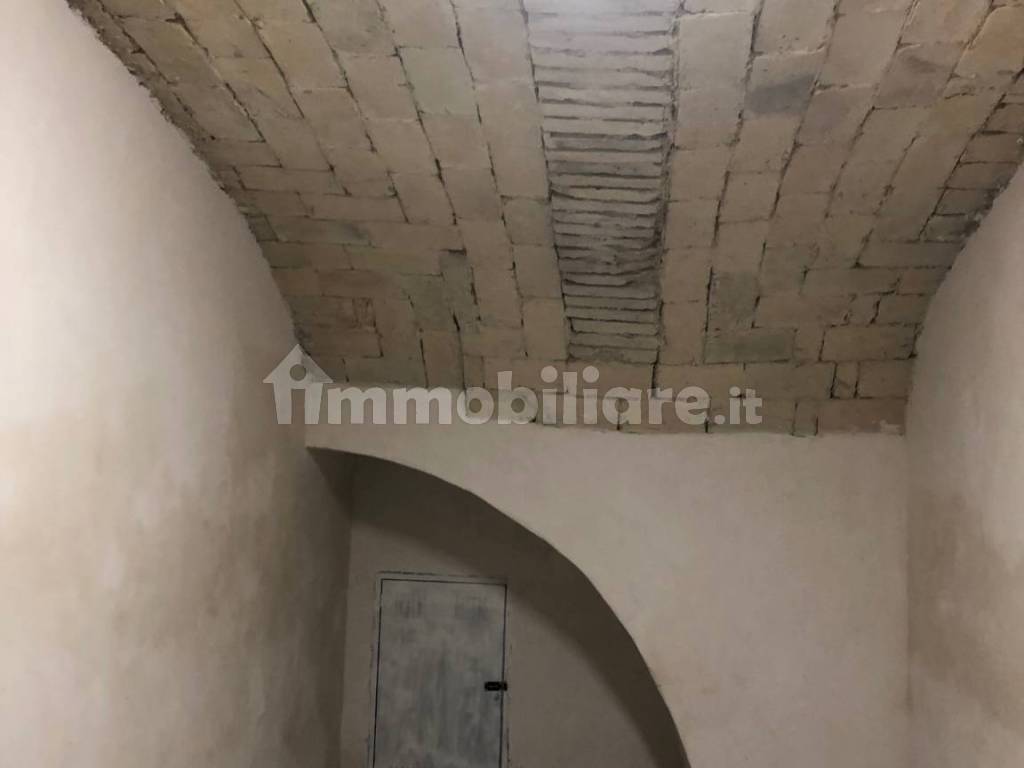 Magazzino - Deposito via Taro 35, Roma, Rif. 108585479 - Immobiliare.it