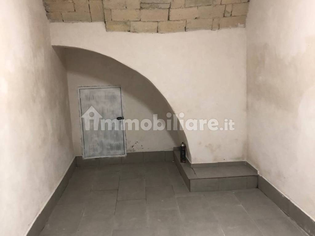 Magazzino - Deposito via Taro 35, Roma, Rif. 108585479 - Immobiliare.it