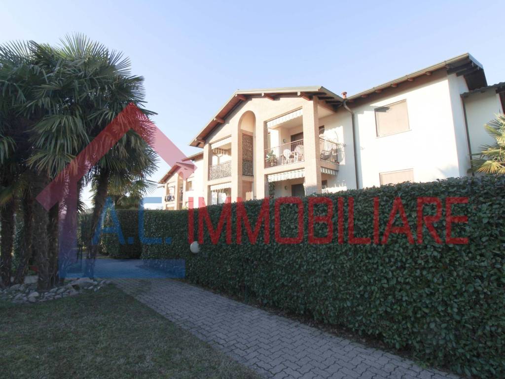 Vendita Appartamento Vergiate. Bilocale in via Felice Cavallotti. Buono ...