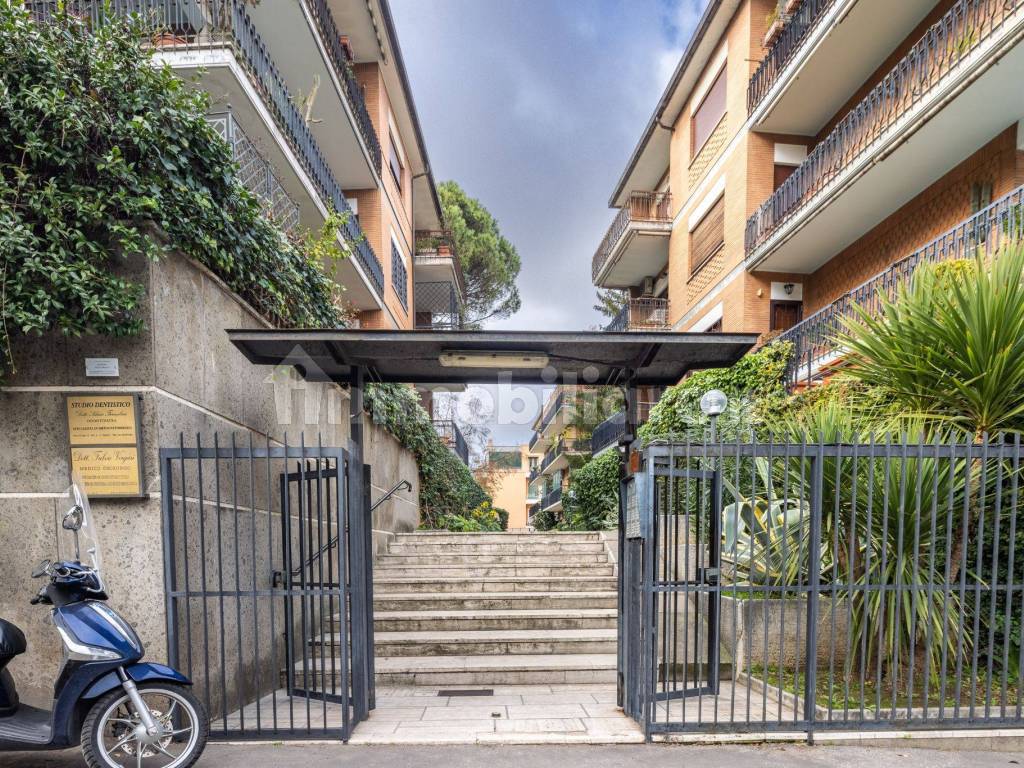 Vendita Appartamento Roma. Bilocale in via San Damaso 34. Ottimo stato ... Vendita Appartamento Roma. Bilocale in via San Damaso 34. Ottimo stato ...