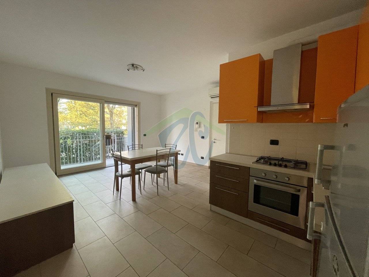 Trilocale via montebello, Infrangibile, Piacenza