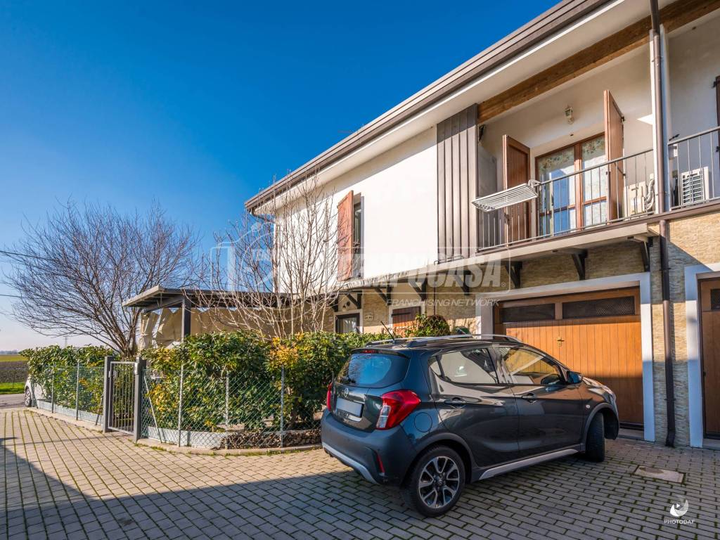 Vendita Villa a schiera San Pietro in Casale. Ottimo stato, posto auto ...