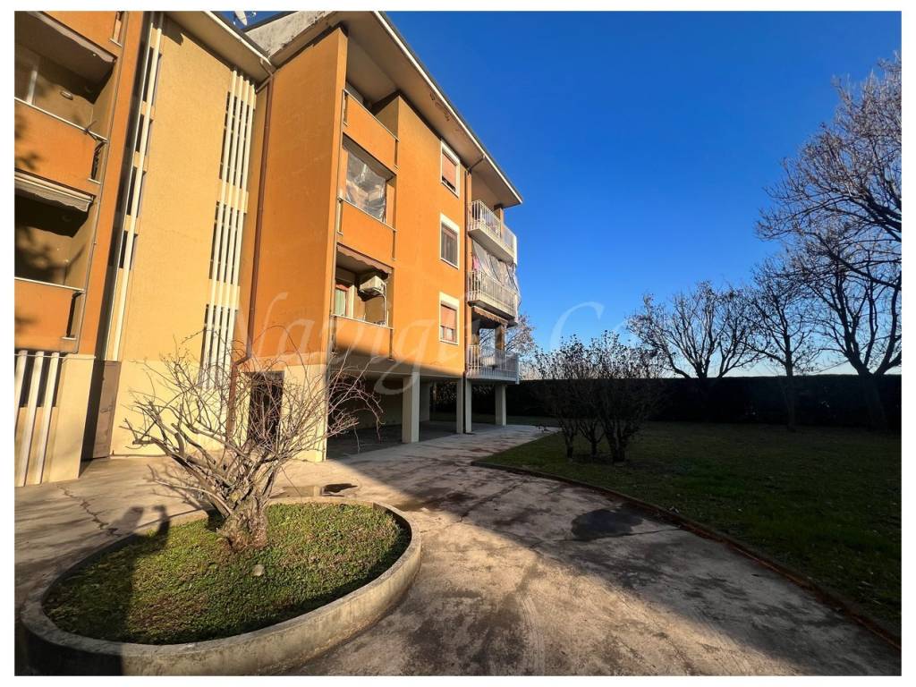 Vendita Appartamento Basiano. Trilocale in via dei Campi 1. Ottimo ...