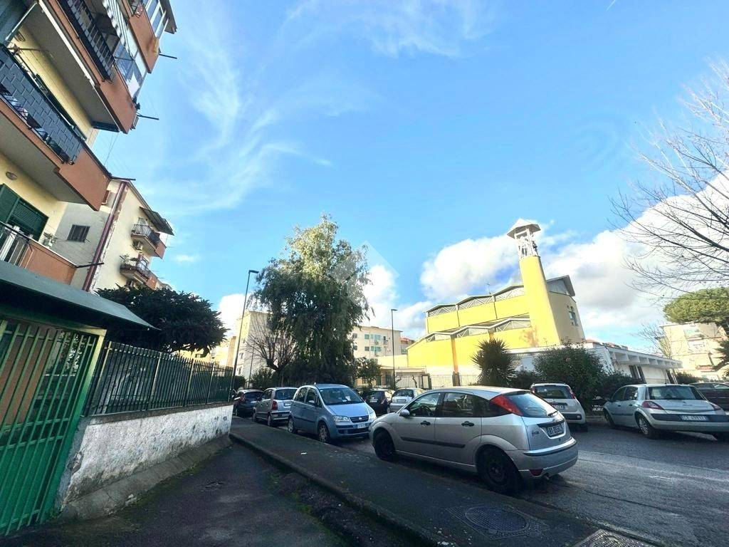 Vendita Appartamento Napoli. Trilocale in via Carnaro. Buono stato ...