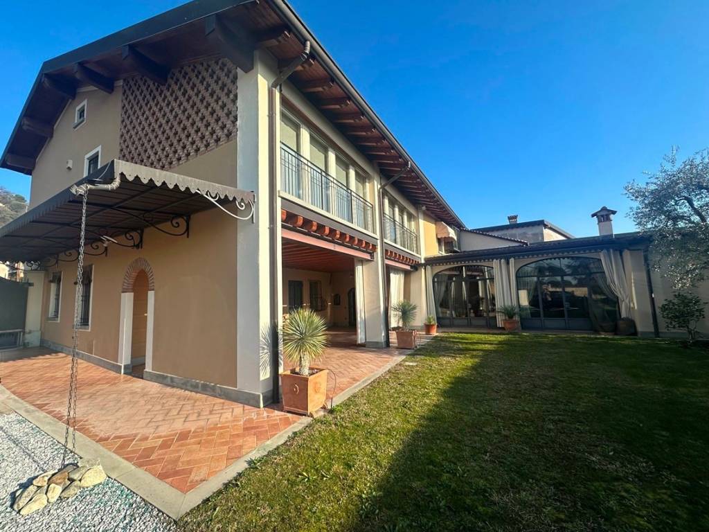 Vendita Villa unifamiliare in via Carera, 29 Rovato. Ottimo stato ...