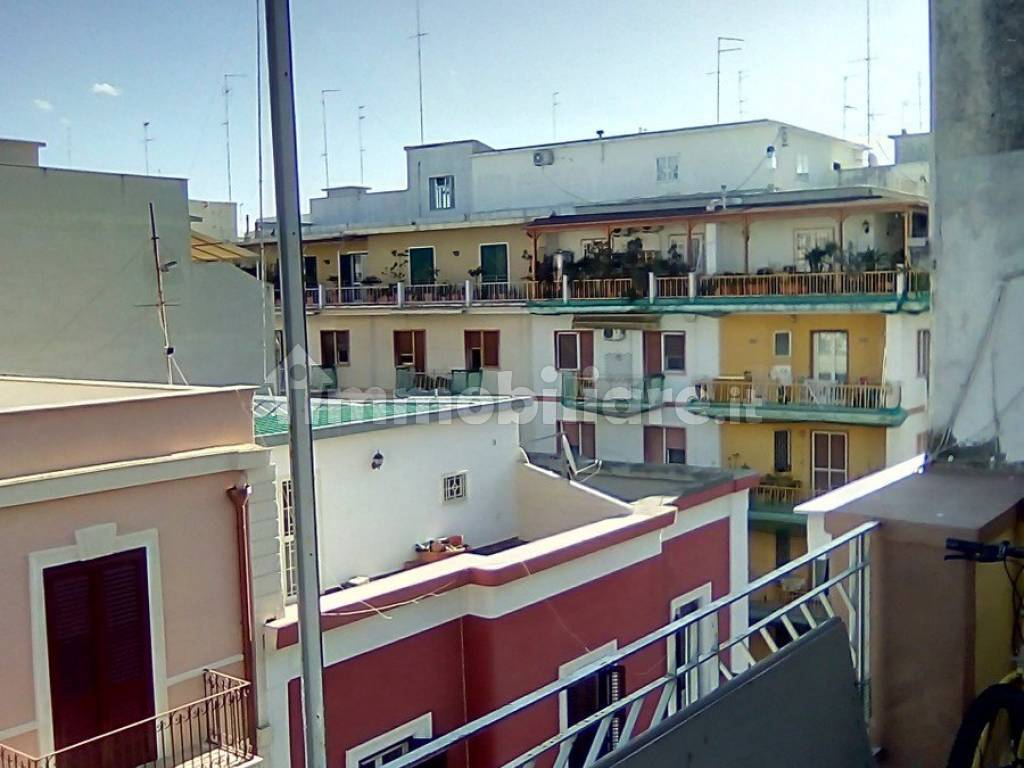 Vendita Appartamento Bari. Trilocale in via Carlo Pisacane 13. Da ristrutturare, quinto piano ...