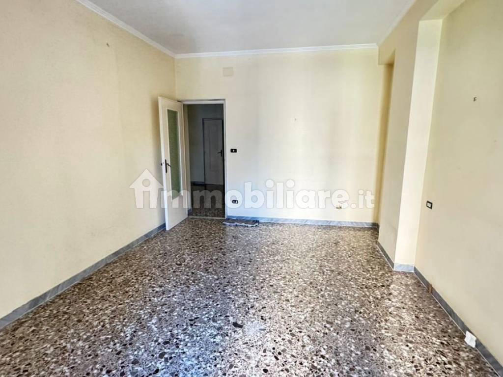 Vendita Appartamento Bari. Trilocale in via Brigata Regina , 1/i. Da ...