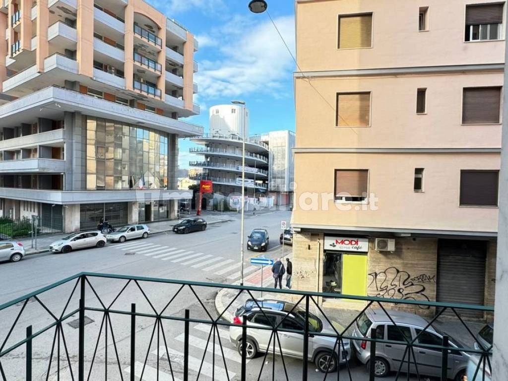 Vendita Appartamento Bari. Trilocale in via Brigata Regina , 1/i. Da ...