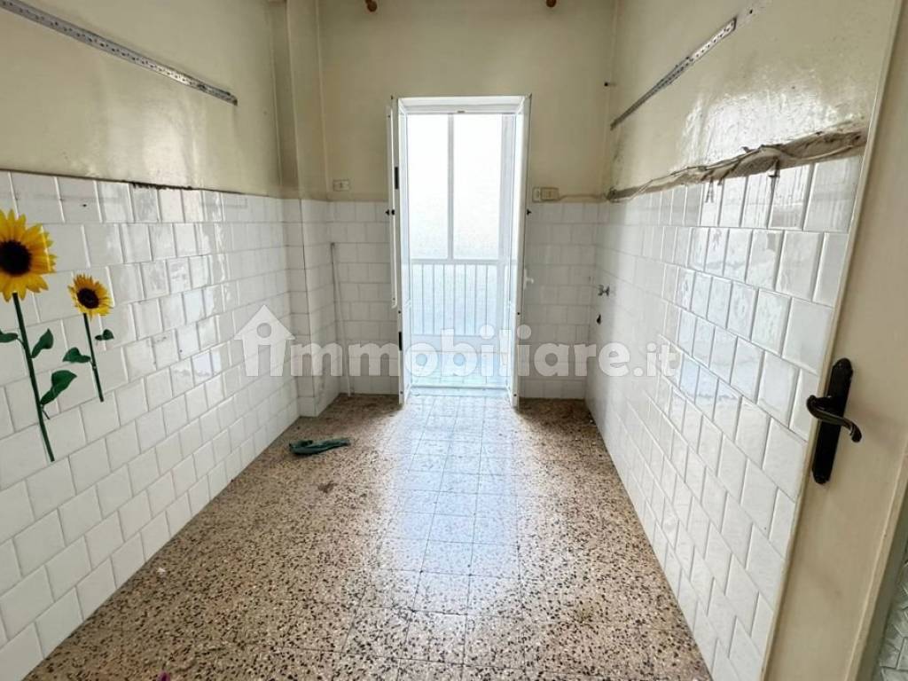 Vendita Appartamento Bari. Trilocale in via Brigata Regina , 1/i. Da ...