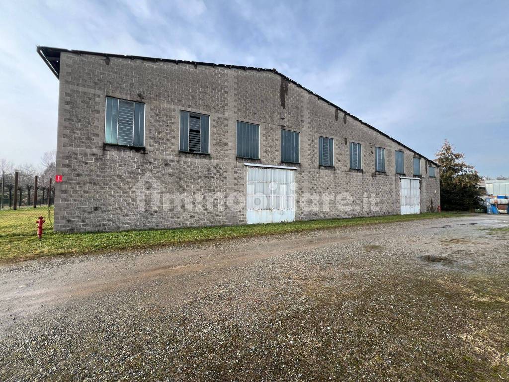 Magazzino - Deposito via Santa Maria 35, Meda, Rif. 108861471 - Immobiliare.it