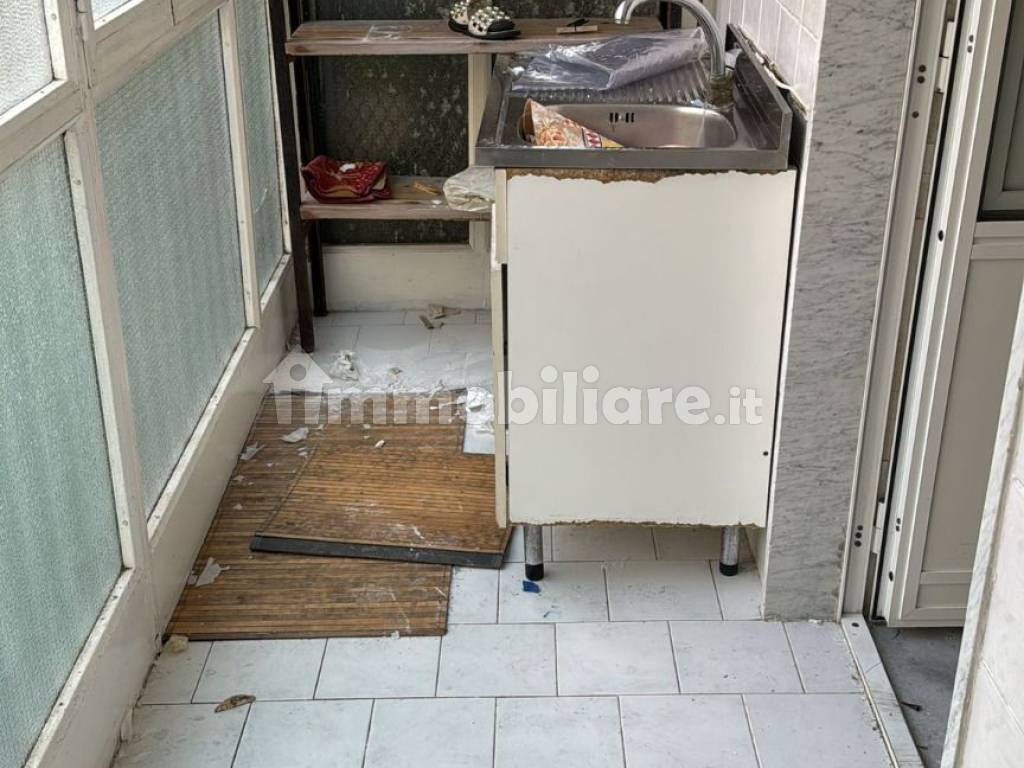 Vendita Appartamento Bari. Trilocale in via Brigata Regina , 1/i. Da ...