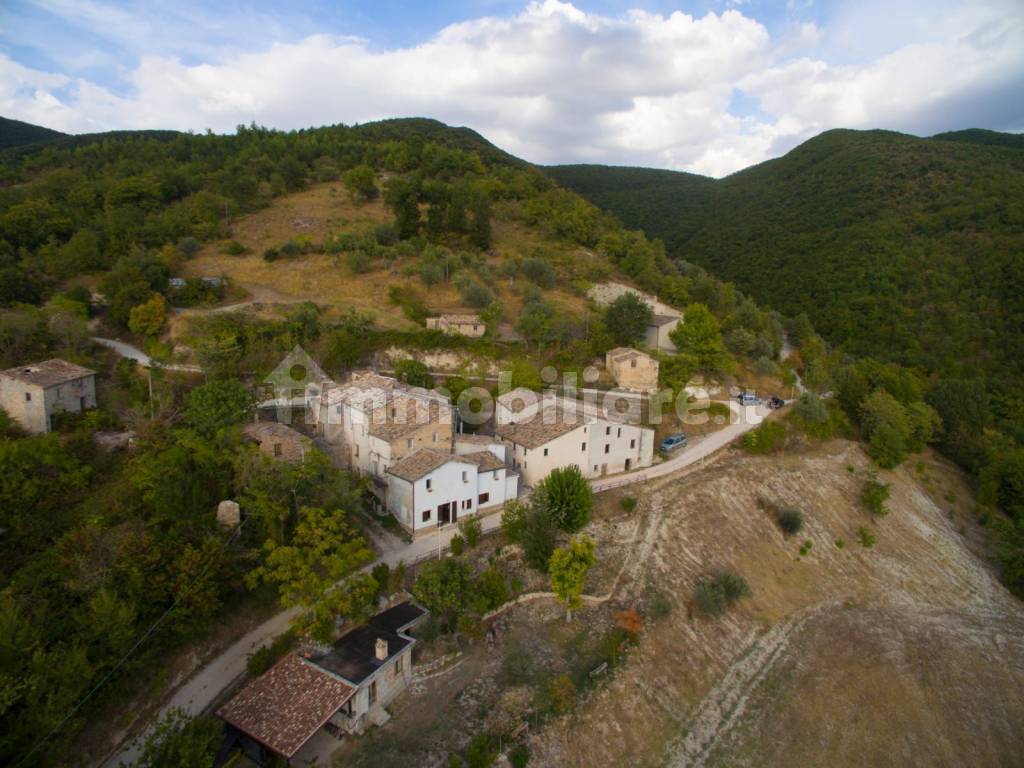 Vendita Casa colonica in Località Panicali Cingoli. Ottimo stato, 140 ...